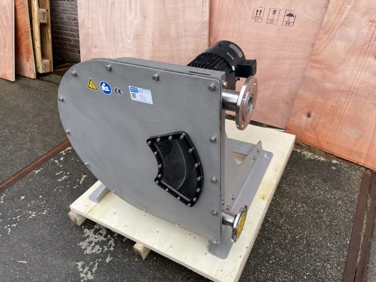 Slangenpomp met RVS pomphuis – Moes Pompen